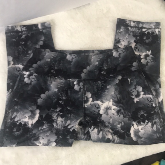 Danskin Now | Pants & Jumpsuits | Danskin Now Black Floral Capri | Poshmark